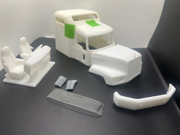 Mack CH 600 (recessed lights) 60" Mid Roof Top Window Sleeper Resin Mo ...