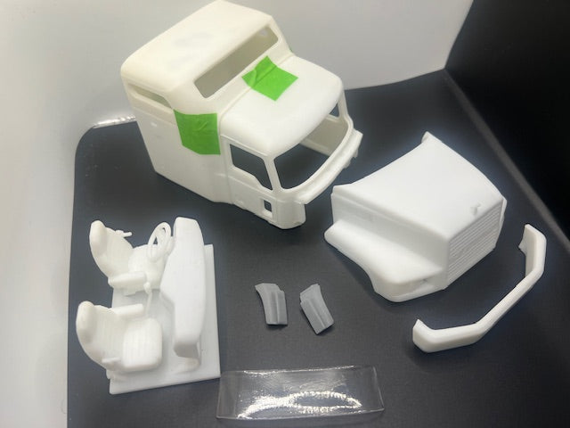 Mack CH 600 (recessed lights) 60" Mid Roof Top Window Sleeper Resin Mo ...