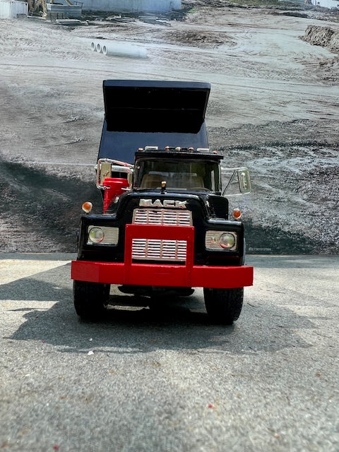 Mack DM 600 / U series (Fiberglass Style) resin model truck conversion ...