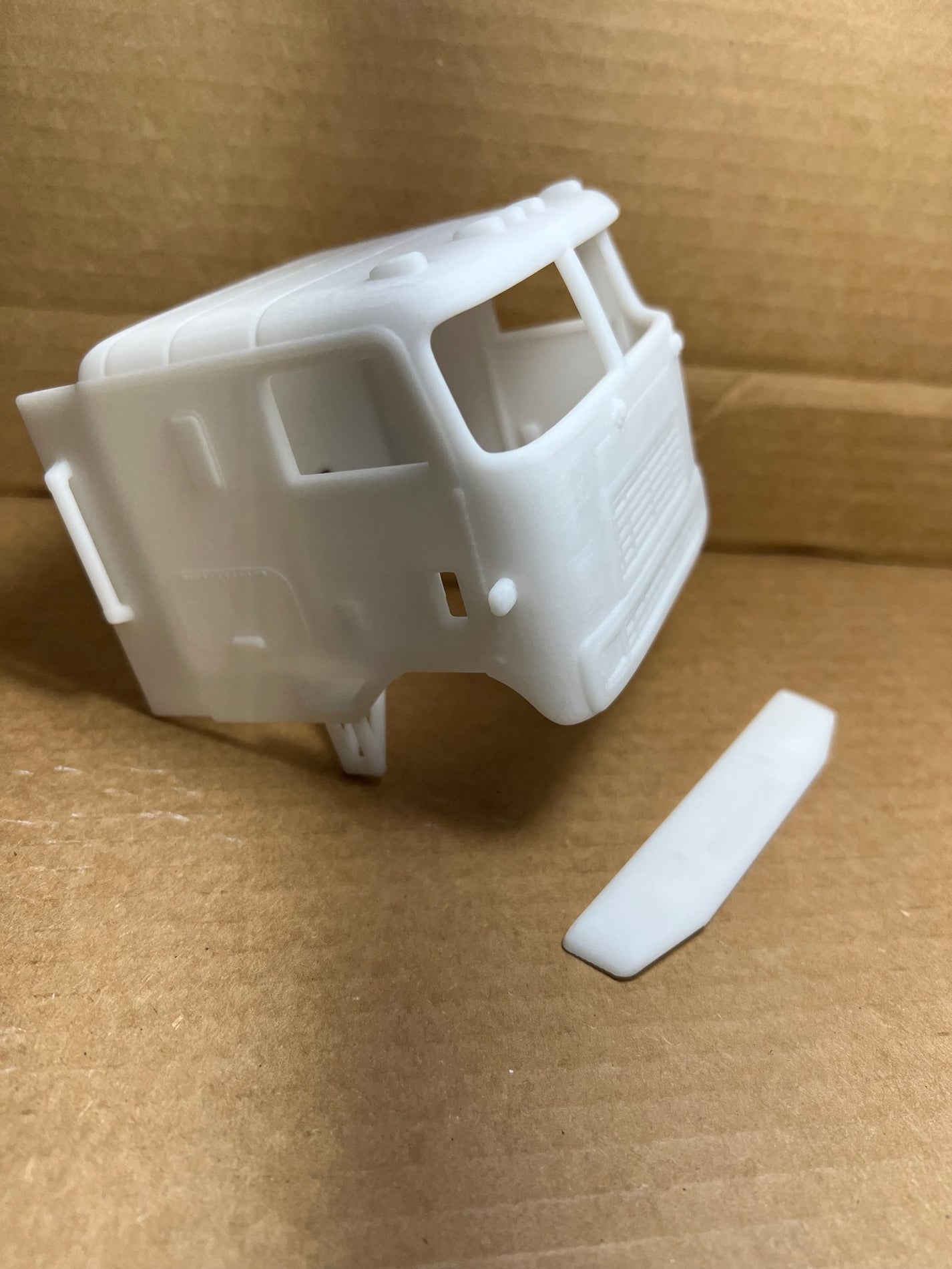 International Eagle 9670 resin model truck cab conversion, 1/24, 1/25 ...